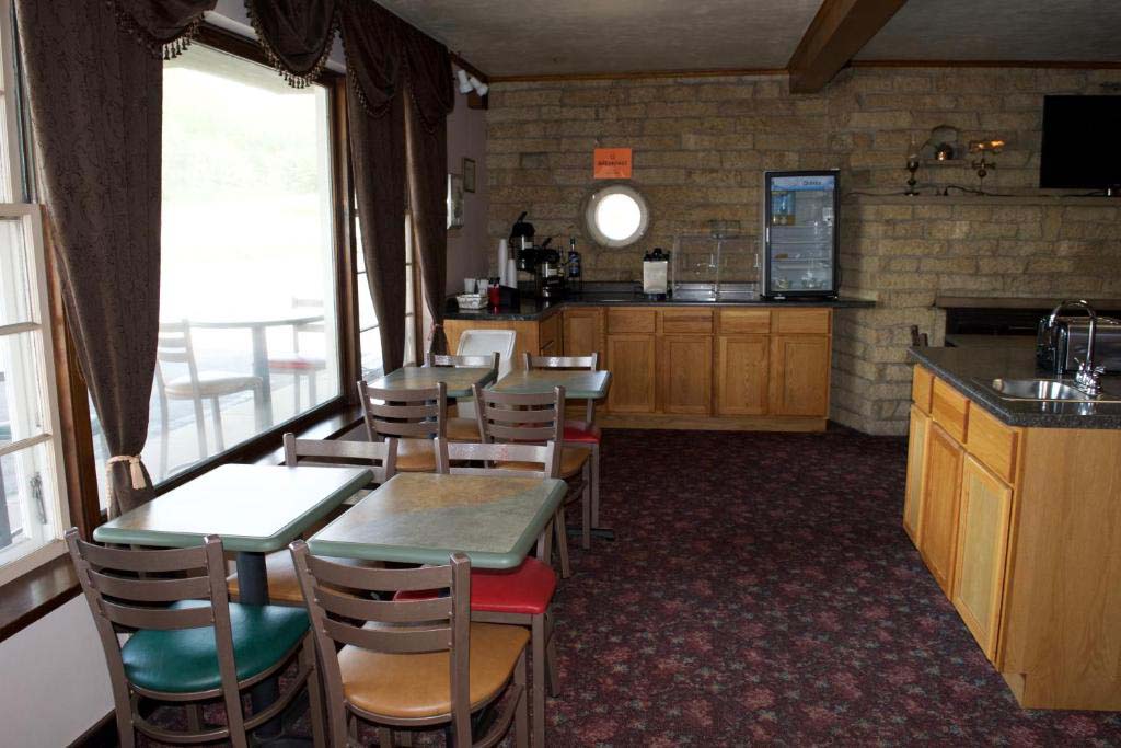 St. Croix Falls Hotels – AmeriVu Inn and Suites – AmeriVu Inn and Suites